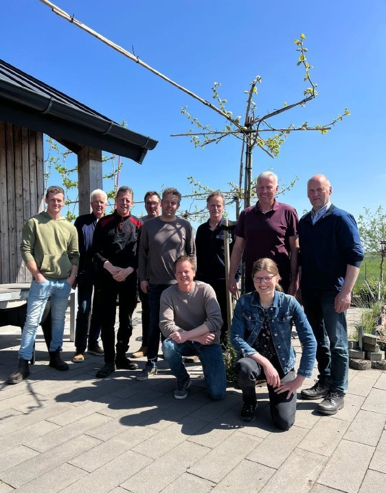 Boeren gaan aan de slag en bieden verkenningsrapport aan - Provincie ...